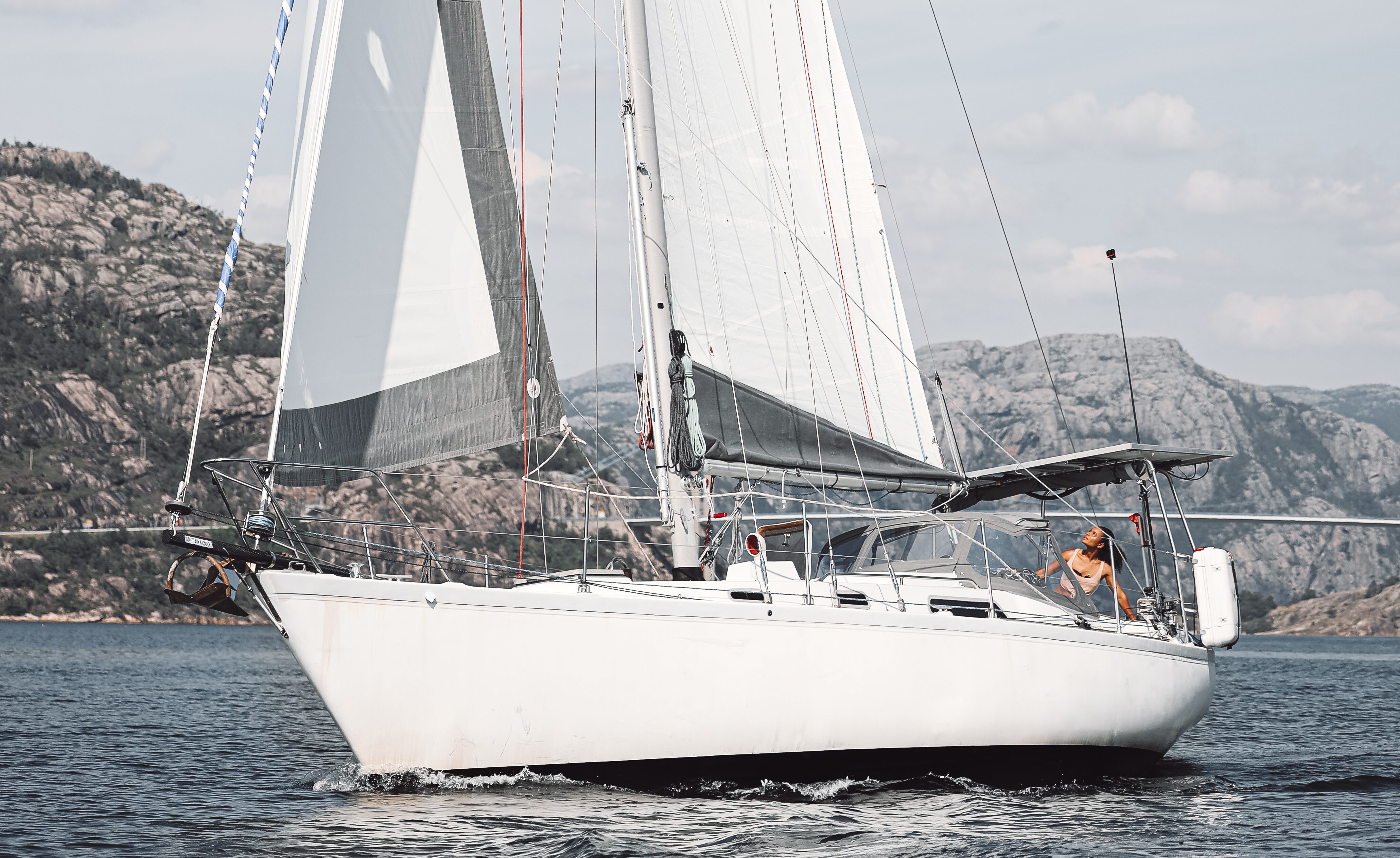 Sailing Uma Oceanvolt