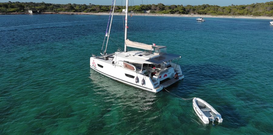 Fountaine Pajot Astrea 42 - Oceanvolt